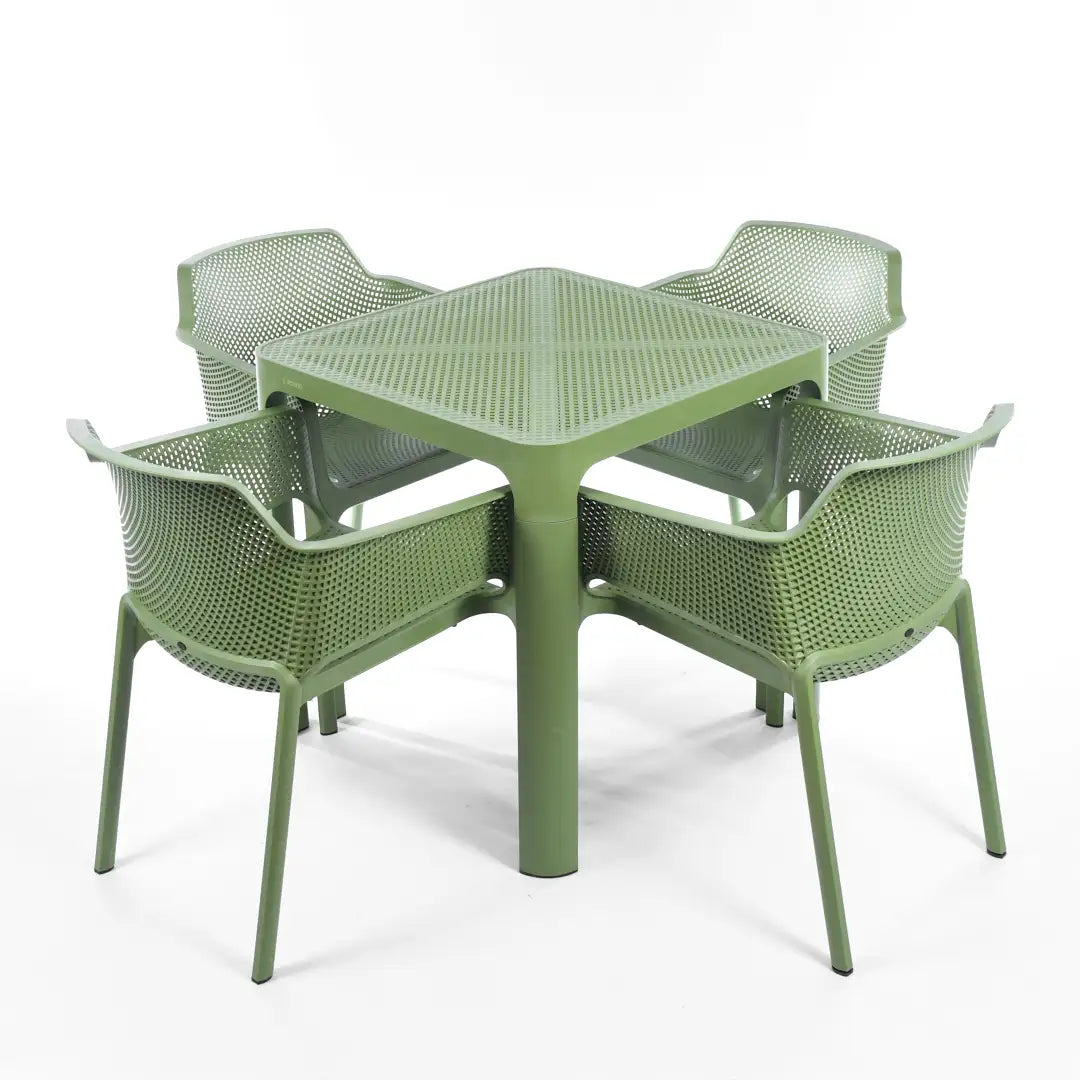 Dot Set 2 (4 Dot Chairs + 1 Dot Standard Table) – Sereno