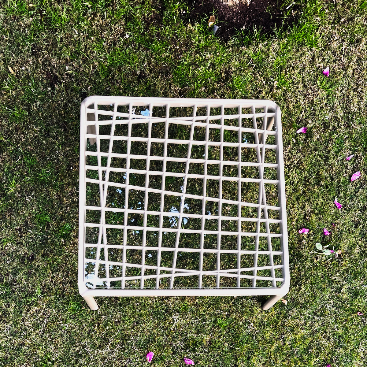 Traverse Table – Stylish Outdoor Table for Dining and Relaxation – Sereno