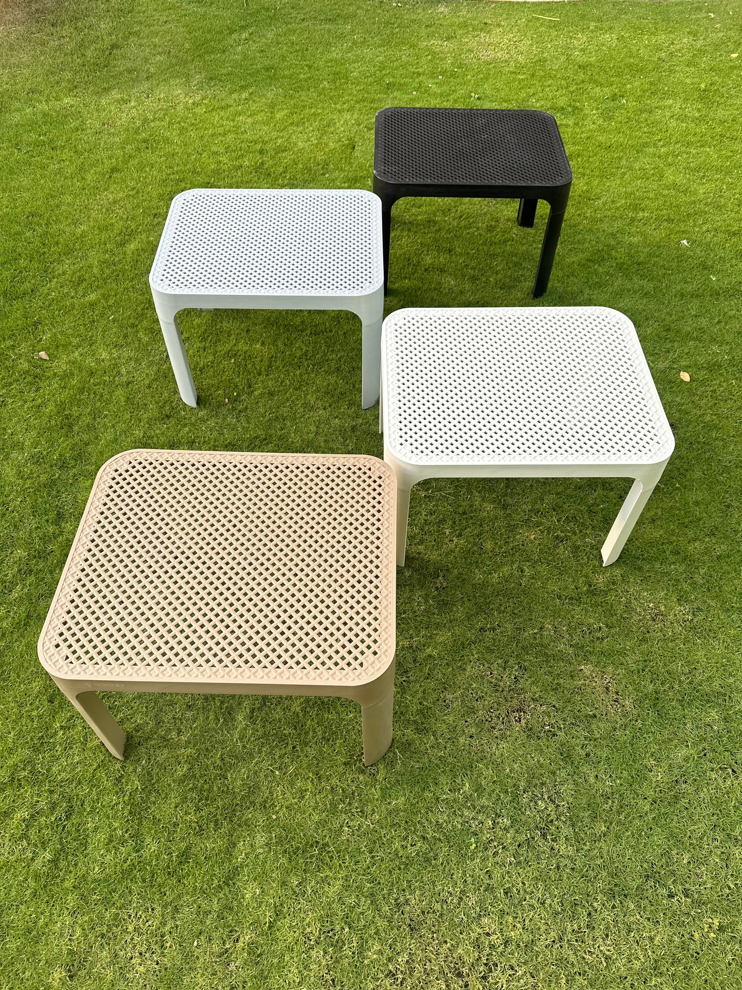 Dot Side Table – Sereno