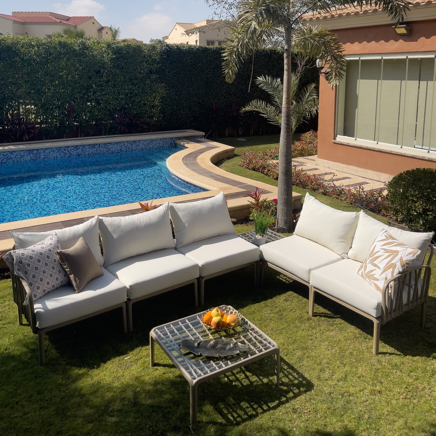 Traverse Set (5 Seaters L-shape With Corner Table, Middle Table and Ar – Sereno